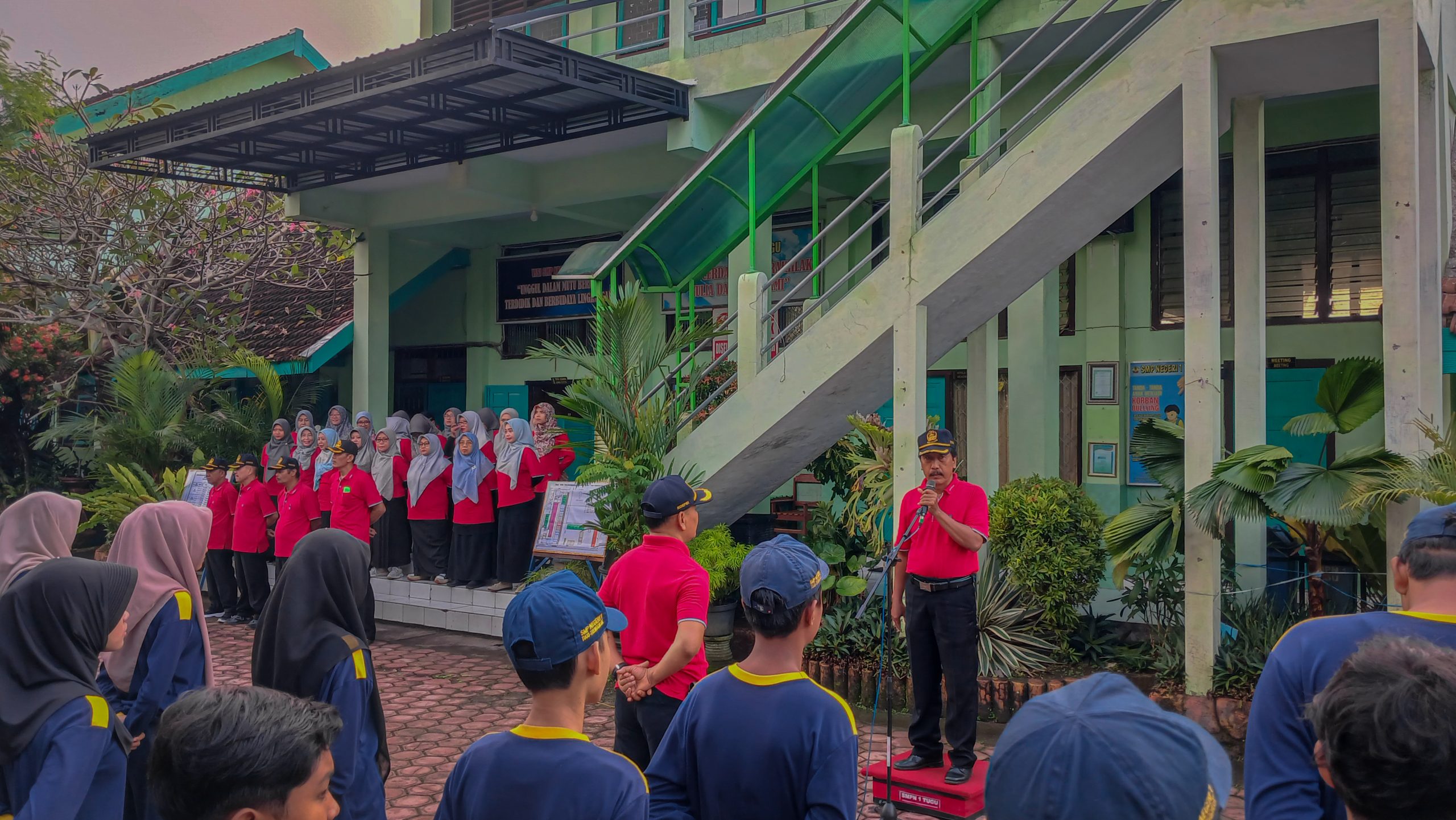 SMP Negeri 1 Tugu Gelar Apel dan Kerja Bakti dalam rangka Peringatan Hari Lingkungan Hidup ...
